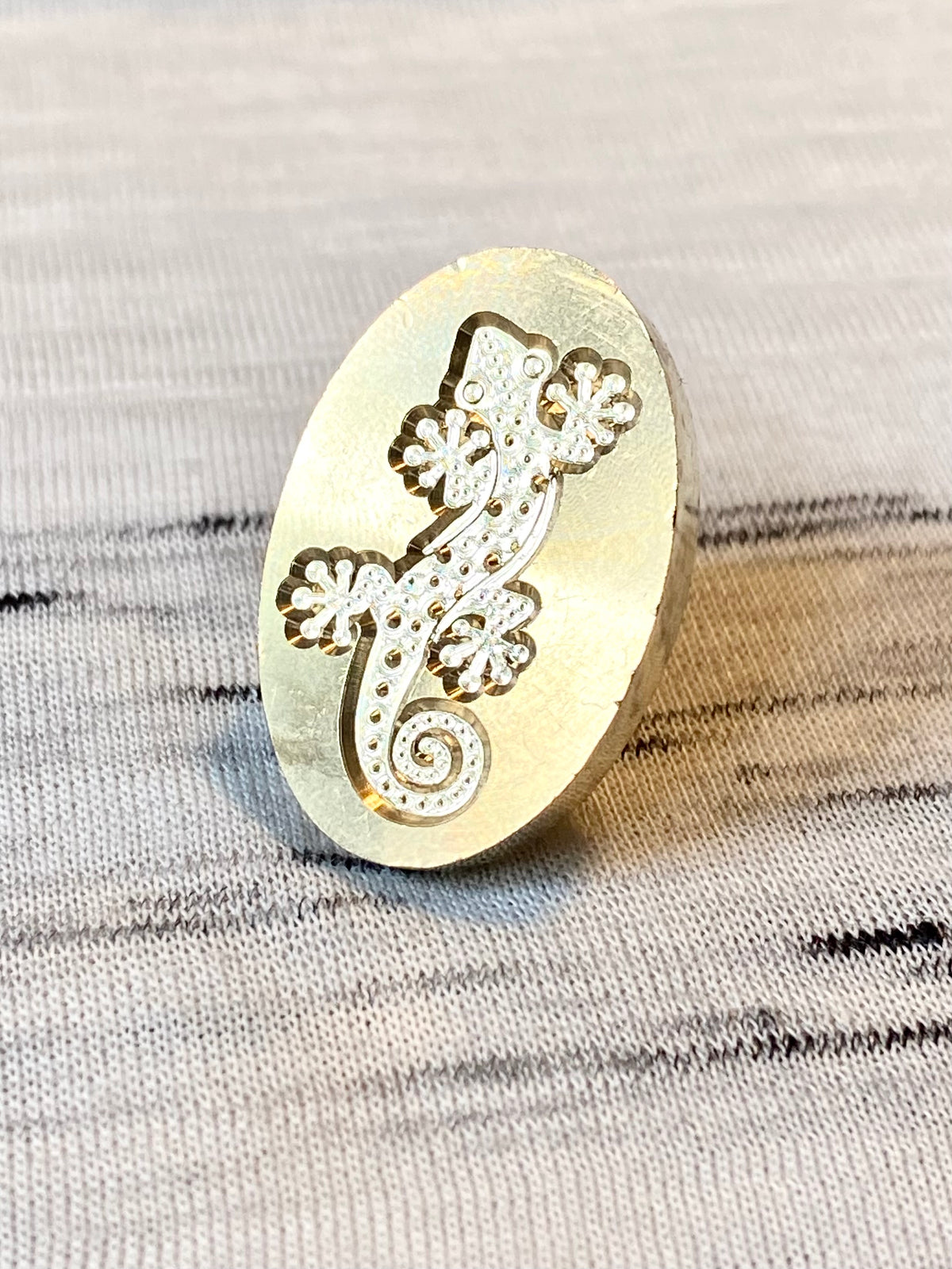 Gecko Oval Wax Seal Stamp– Air Of Secrecy Wax Shop